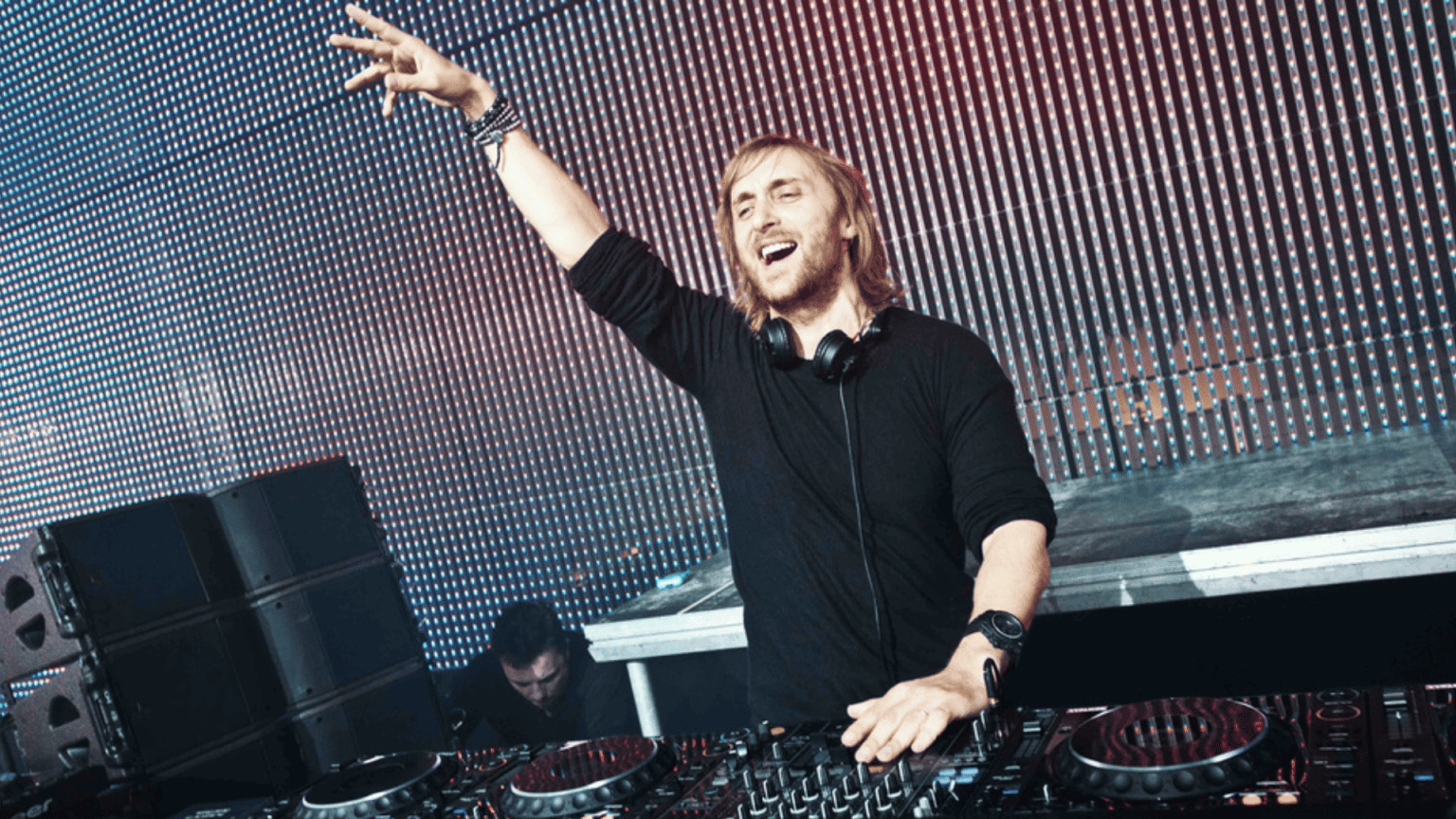 100 Famous DJs Shaping Electronic Music - The Idolpad