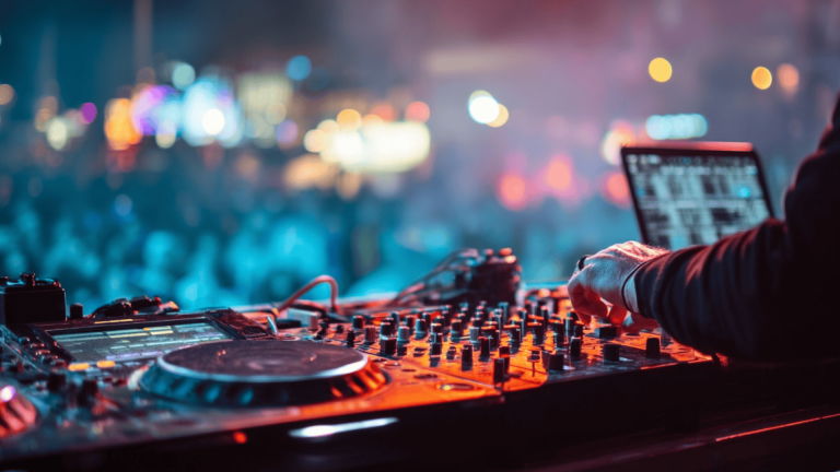 What is EDM? Full Guide to Electronic Dance Music - The Idolpad